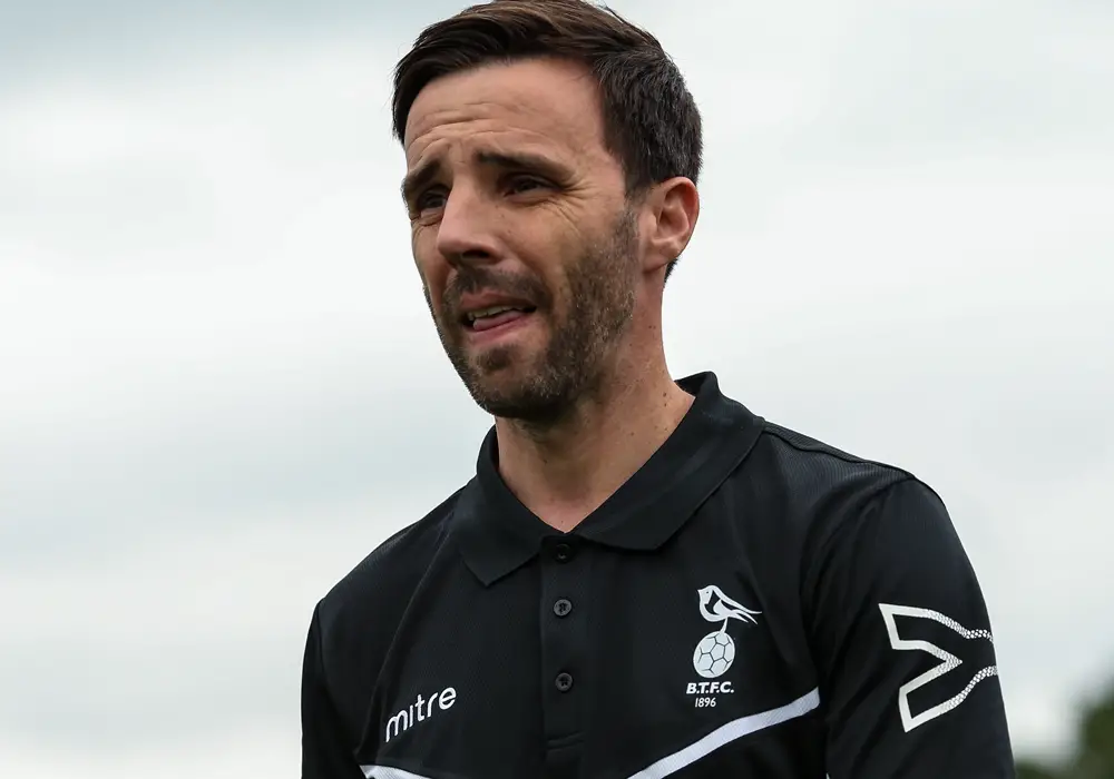 Gavin Smith back in football management