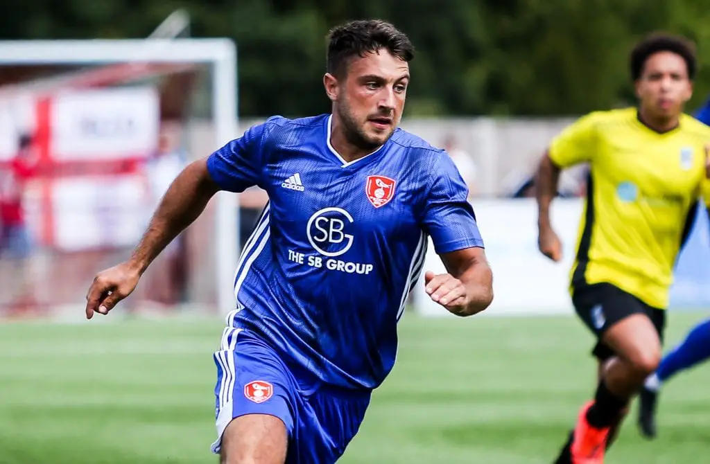 Bracknell Town boss provides Lee Barney injury update